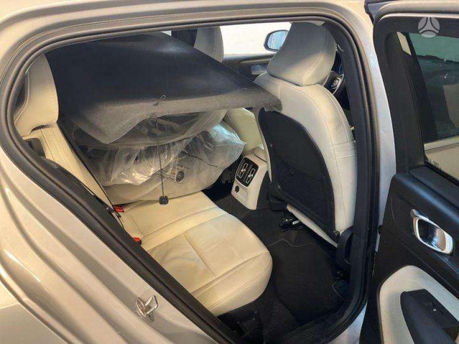 Pelēks Volvo XC40 2022 Viļņa, ar dzinēja tilpumu 1.48 L un nobraukumu 189 tūkst. km par 20990 €, foto 15 vietnē AUTOMOTO.COM.LV