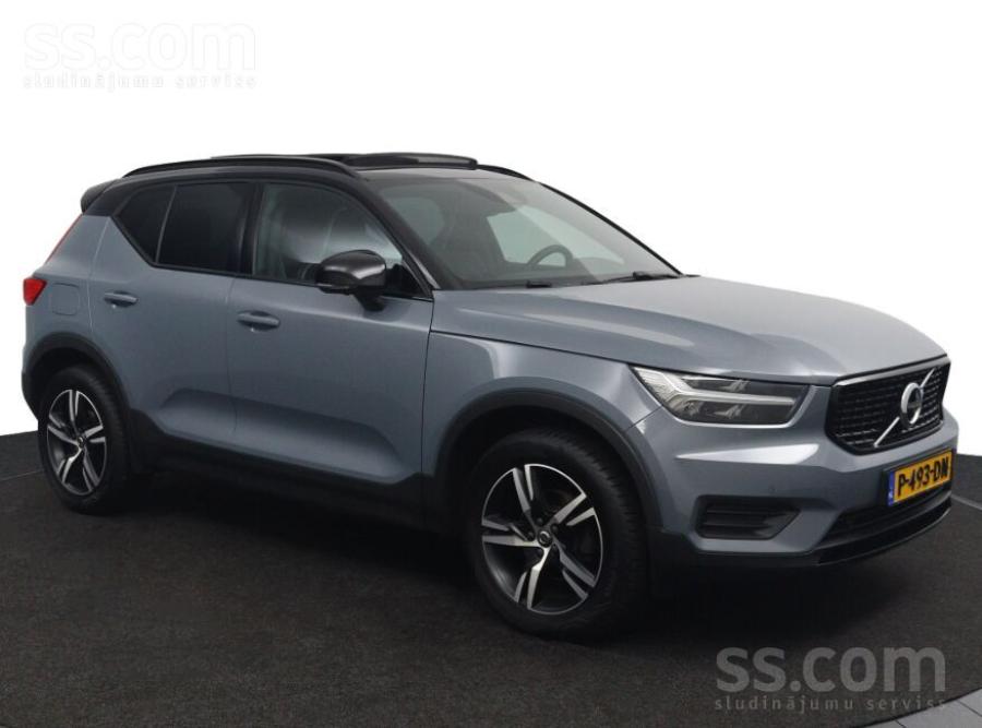 Grey Volvo XC40 2022 in Valmiera, with an engine capacity of 1.50 L and mileage of 156 thousand km for 24800 €, photo 1 on AUTOMOTO.COM.LV
