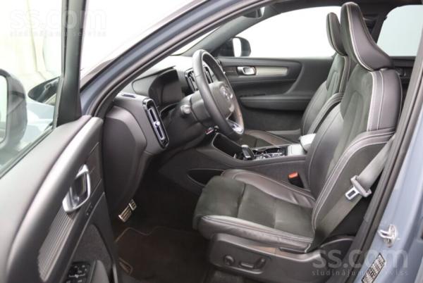 Grey Volvo XC40 2022 in Valmiera, with an engine capacity of 1.50 L and mileage of 156 thousand km for 24800 €, photo 7 on AUTOMOTO.COM.LV