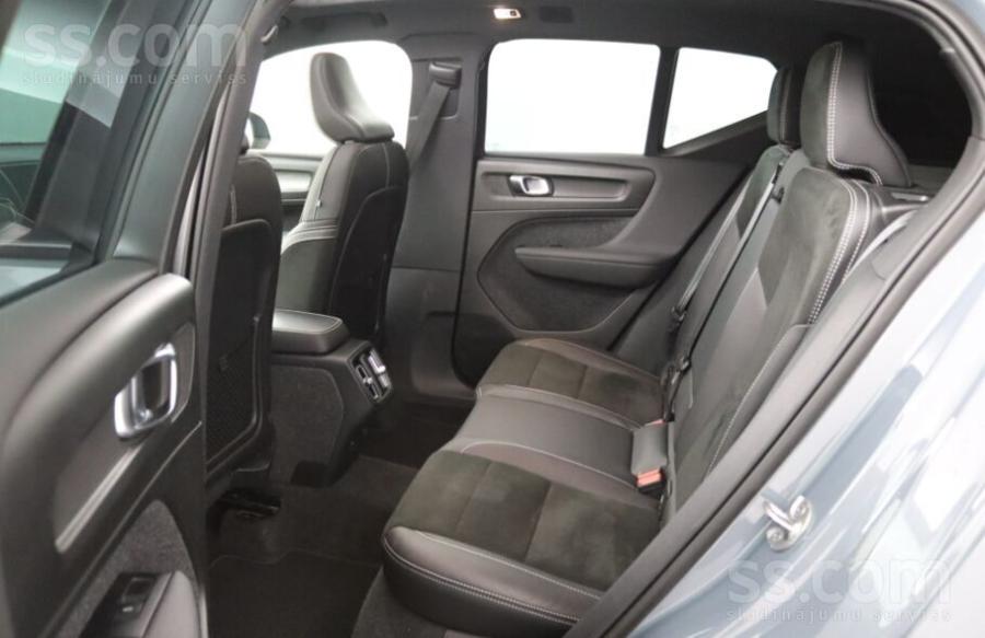 Grey Volvo XC40 2022 in Valmiera, with an engine capacity of 1.50 L and mileage of 156 thousand km for 24800 €, photo 19 on AUTOMOTO.COM.LV