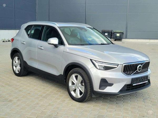 Grey Volvo XC40 2022 in Siauliai, with an engine capacity of 1.97 L and mileage of 186 thousand km for 21250 €, photo 1 on AUTOMOTO.COM.LV