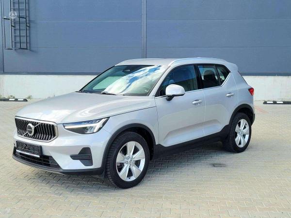 Grey Volvo XC40 2022 in Siauliai, with an engine capacity of 1.97 L and mileage of 186 thousand km for 21250 €, photo 3 on AUTOMOTO.COM.LV
