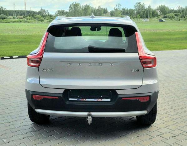 Grey Volvo XC40 2022 in Siauliai, with an engine capacity of 1.97 L and mileage of 186 thousand km for 21250 €, photo 6 on AUTOMOTO.COM.LV