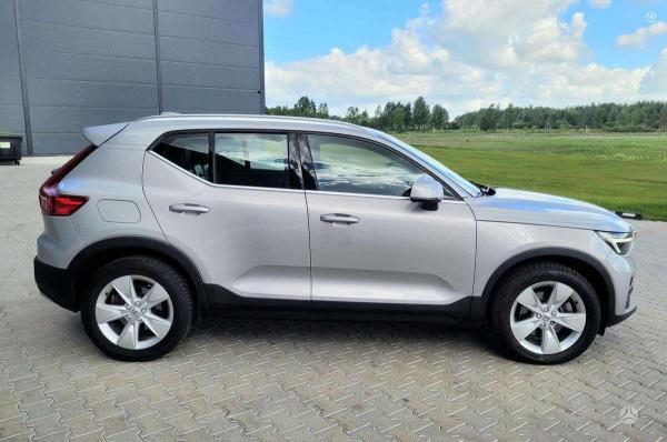 Grey Volvo XC40 2022 in Siauliai, with an engine capacity of 1.97 L and mileage of 186 thousand km for 21250 €, photo 8 on AUTOMOTO.COM.LV