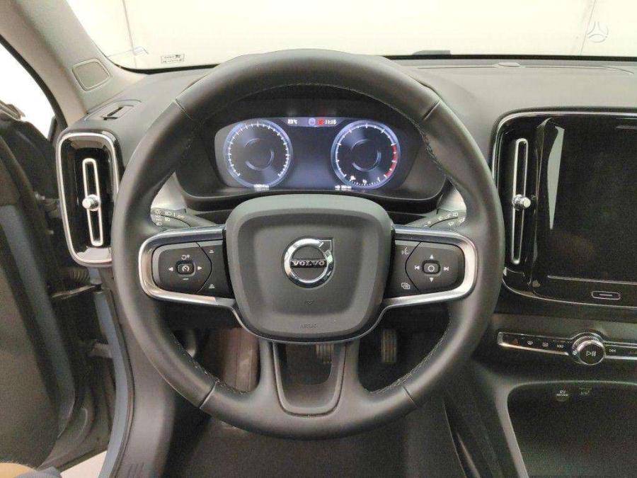 Grey Volvo XC40 2022 in Vilnius, with an engine capacity of 1.48 L and mileage of 136 thousand km for 19000 €, photo 10 on AUTOMOTO.COM.LV
