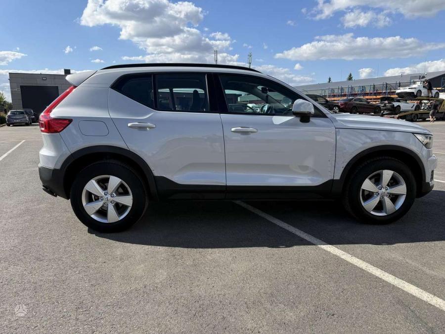 Pelēks Volvo XC40 2022 Kauņa, ar dzinēja tilpumu 1.48 L un nobraukumu 43 tūkst. km par 16700 €, foto 6 vietnē AUTOMOTO.COM.LV