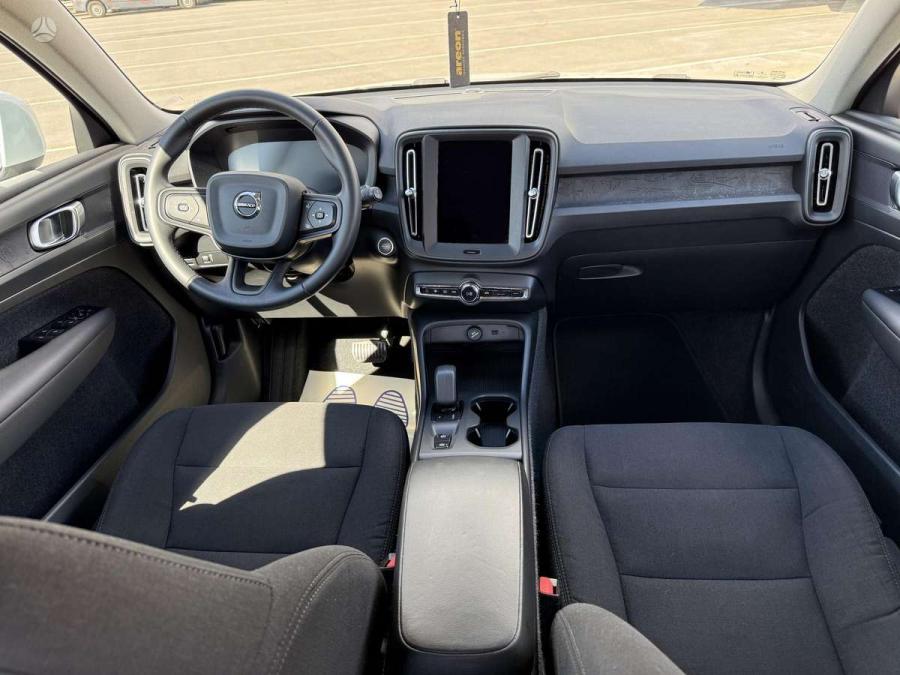 Pelēks Volvo XC40 2022 Kauņa, ar dzinēja tilpumu 1.48 L un nobraukumu 43 tūkst. km par 16700 €, foto 17 vietnē AUTOMOTO.COM.LV