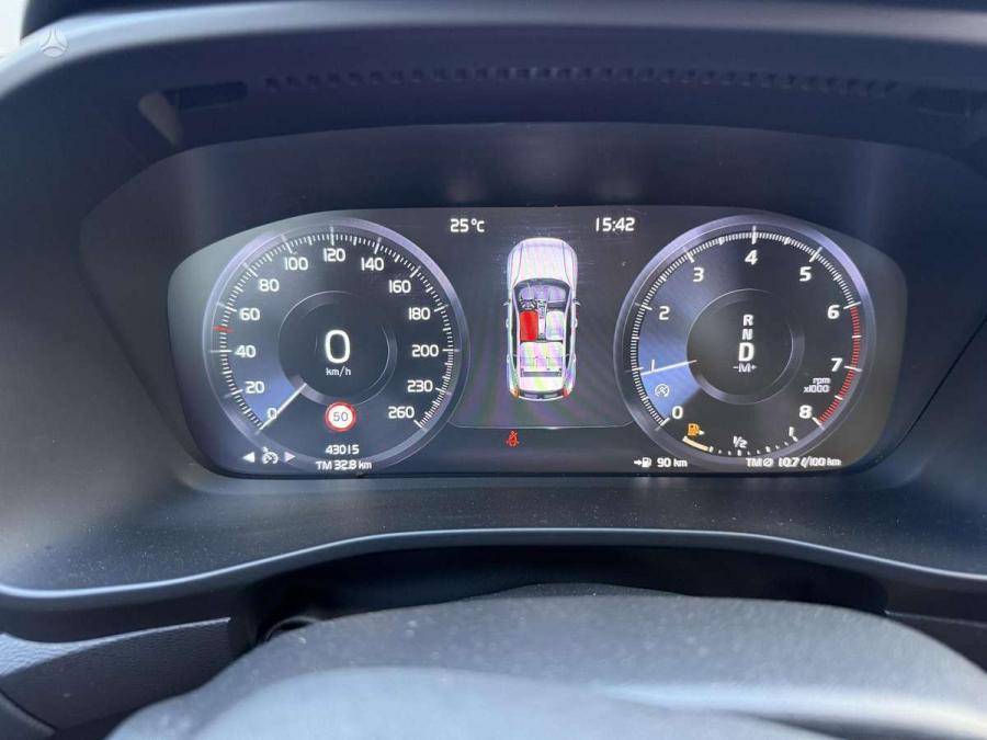 Pelēks Volvo XC40 2022 Kauņa, ar dzinēja tilpumu 1.48 L un nobraukumu 43 tūkst. km par 16700 €, foto 19 vietnē AUTOMOTO.COM.LV