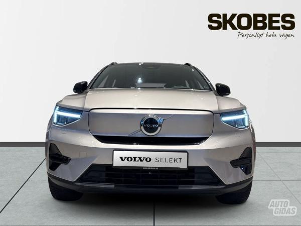 Pelēks Volvo XC40 2023 Kauņa, ar dzinēja tilpumu 0.00 L un nobraukumu 32 tūkst. km par 35203 €, foto 3 vietnē AUTOMOTO.COM.LV