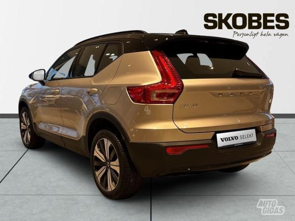 Pelēks Volvo XC40 2023 Kauņa, ar dzinēja tilpumu 0.00 L un nobraukumu 32 tūkst. km par 35203 €, foto 5 vietnē AUTOMOTO.COM.LV