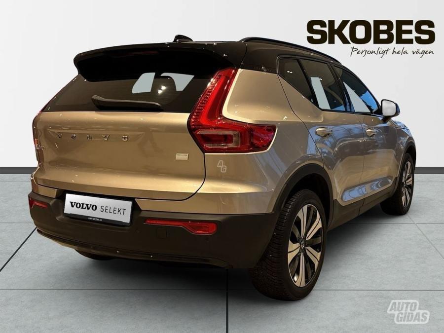 Pelēks Volvo XC40 2023 Kauņa, ar dzinēja tilpumu 0.00 L un nobraukumu 32 tūkst. km par 35203 €, foto 7 vietnē AUTOMOTO.COM.LV