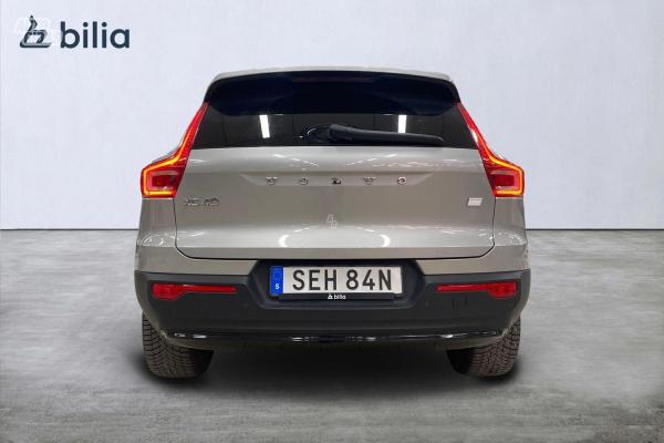 Grey Volvo XC40 2023 in Kaunas, with an engine capacity of 0.00 L and mileage of 42 thousand km for 35115 €, photo 5 on AUTOMOTO.COM.LV