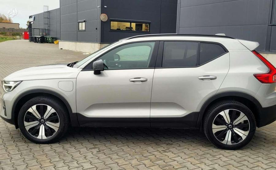 Pelēks Volvo XC40 2023 Šauļi, ar dzinēja tilpumu 1.48 L un nobraukumu 161 tūkst. km par 27300 €, foto 7 vietnē AUTOMOTO.COM.LV