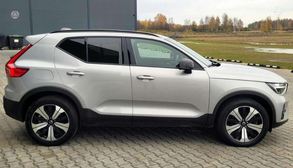 Pelēks Volvo XC40 2023 Šauļi, ar dzinēja tilpumu 1.48 L un nobraukumu 161 tūkst. km par 27300 €, foto 8 vietnē AUTOMOTO.COM.LV