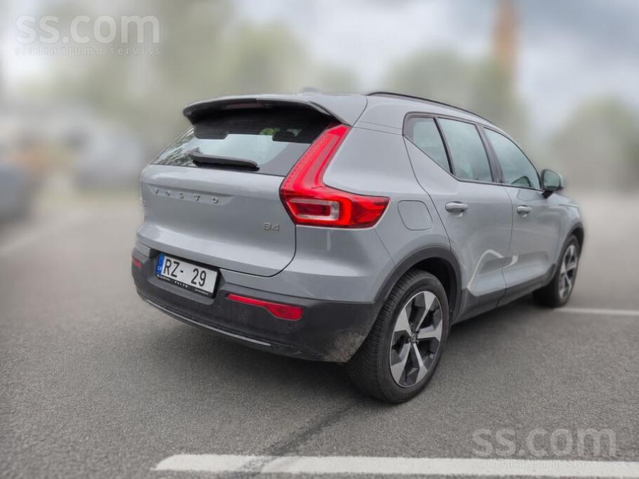 Pelēks Volvo XC40 2023 Rīga, ar dzinēja tilpumu 2.00 L un nobraukumu 40 tūkst. km par 33500 €, foto 4 vietnē AUTOMOTO.COM.LV