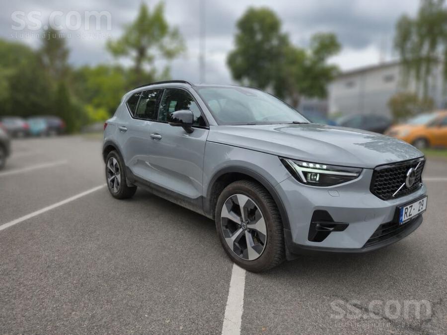 Pelēks Volvo XC40 2023 Rīga, ar dzinēja tilpumu 2.00 L un nobraukumu 40 tūkst. km par 33500 €, foto 5 vietnē AUTOMOTO.COM.LV