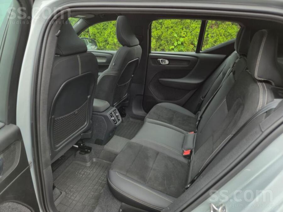 Pelēks Volvo XC40 2023 Rīga, ar dzinēja tilpumu 2.00 L un nobraukumu 40 tūkst. km par 33500 €, foto 11 vietnē AUTOMOTO.COM.LV