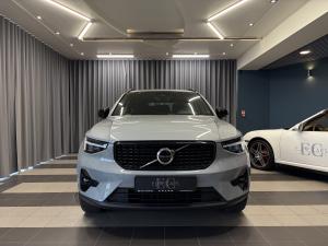 Серый Вольво XC40 2023 в Рига, объемом двигателя 2.00 л и пробегом 40 тыс. км за 33950 €, фото  на AUTOMOTO.COM.LV