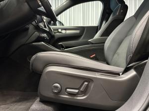 Pelēks Volvo XC40 2023 Rīga, ar dzinēja tilpumu 2.00 L un nobraukumu 40 tūkst. km par 33950 €, foto 8 vietnē AUTOMOTO.COM.LV