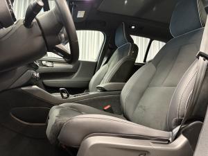Pelēks Volvo XC40 2023 Rīga, ar dzinēja tilpumu 2.00 L un nobraukumu 40 tūkst. km par 33950 €, foto 9 vietnē AUTOMOTO.COM.LV