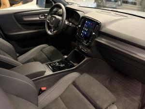 Pelēks Volvo XC40 2023 Rīga, ar dzinēja tilpumu 2.00 L un nobraukumu 40 tūkst. km par 33950 €, foto 13 vietnē AUTOMOTO.COM.LV