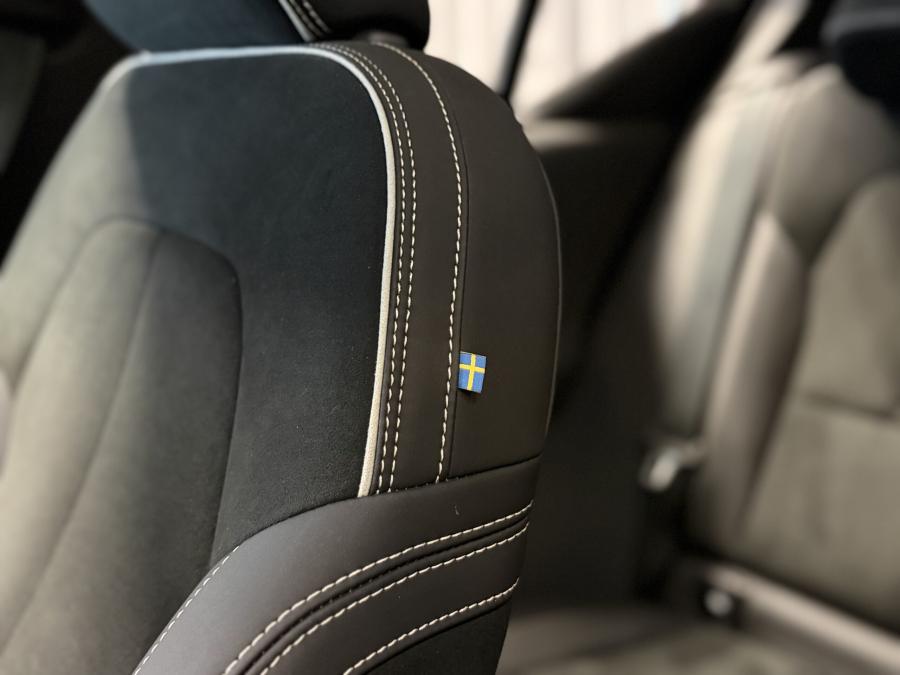 Pelēks Volvo XC40 2023 Rīga, ar dzinēja tilpumu 2.00 L un nobraukumu 40 tūkst. km par 33950 €, foto 17 vietnē AUTOMOTO.COM.LV
