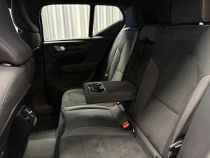 Pelēks Volvo XC40 2023 Rīga, ar dzinēja tilpumu 2.00 L un nobraukumu 40 tūkst. km par 33950 €, foto 30 vietnē AUTOMOTO.COM.LV