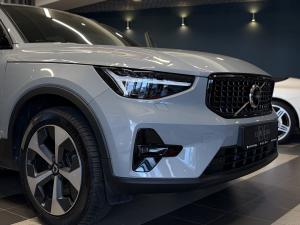 Pelēks Volvo XC40 2023 Rīga, ar dzinēja tilpumu 2.00 L un nobraukumu 40 tūkst. km par 33950 €, foto 33 vietnē AUTOMOTO.COM.LV