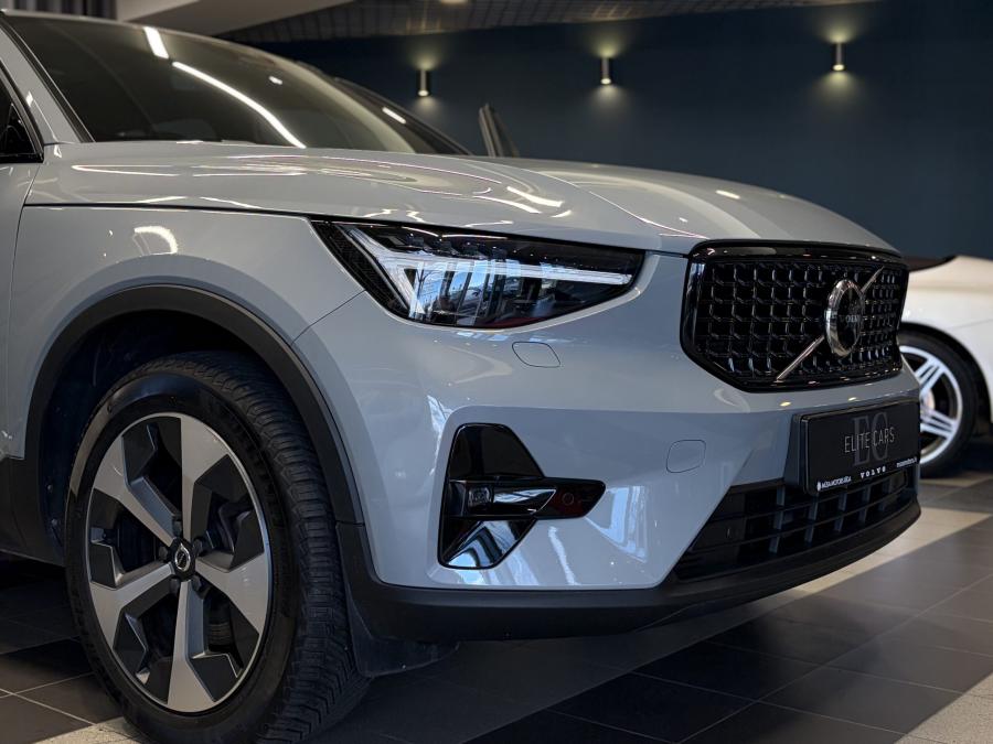 Pelēks Volvo XC40 2023 Rīga, ar dzinēja tilpumu 2.00 L un nobraukumu 40 tūkst. km par 33950 €, foto 33 vietnē AUTOMOTO.COM.LV