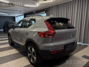 Grey Volvo XC40 2023 in Riga, with an engine capacity of 2.00 L and mileage of 40 thousand km for 33950 €, photo 8 on AUTOMOTO.COM.LV