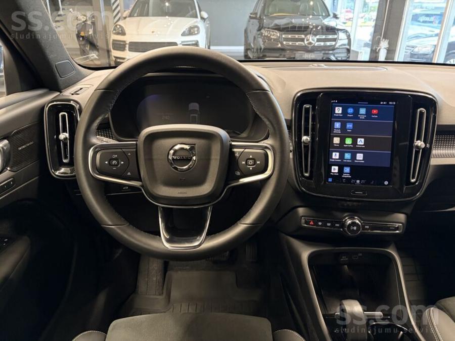 Grey Volvo XC40 2023 in Riga, with an engine capacity of 2.00 L and mileage of 40 thousand km for 33950 €, photo 22 on AUTOMOTO.COM.LV
