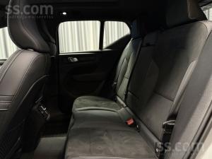 Grey Volvo XC40 2023 in Riga, with an engine capacity of 2.00 L and mileage of 40 thousand km for 33950 €, photo 30 on AUTOMOTO.COM.LV