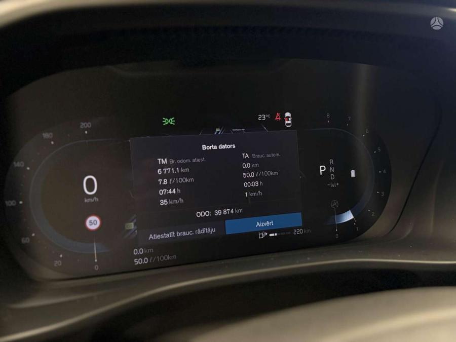 Серый Вольво XC40 2023 в Рига, объемом двигателя 1.97 л и пробегом 40 тыс. км за 33950 €, фото 11 на AUTOMOTO.COM.LV