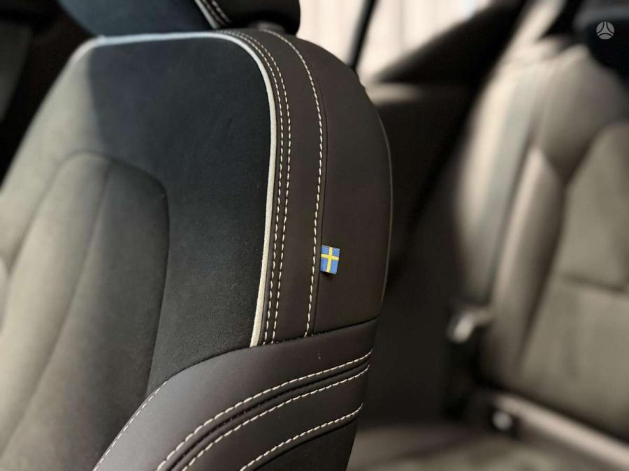 Серый Вольво XC40 2023 в Рига, объемом двигателя 1.97 л и пробегом 40 тыс. км за 33950 €, фото 13 на AUTOMOTO.COM.LV