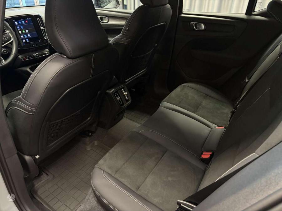 Серый Вольво XC40 2023 в Рига, объемом двигателя 1.97 л и пробегом 40 тыс. км за 33950 €, фото 18 на AUTOMOTO.COM.LV
