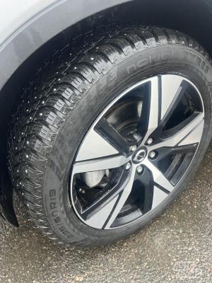 Pelēks Volvo XC40 2024 Kauņa, ar dzinēja tilpumu 0.00 L un nobraukumu 19 tūkst. km par 28000 €, foto 4 vietnē AUTOMOTO.COM.LV