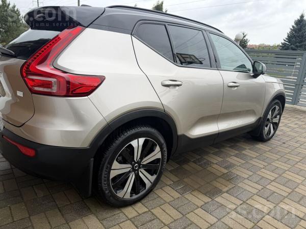 Pelēks Volvo XC40 2024 Rīga, ar dzinēja tilpumu 2.00 L un nobraukumu 35 tūkst. km par 38000 €, foto 6 vietnē AUTOMOTO.COM.LV