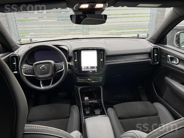 Pelēks Volvo XC40 2024 Rīga, ar dzinēja tilpumu 2.00 L un nobraukumu 35 tūkst. km par 38000 €, foto 9 vietnē AUTOMOTO.COM.LV