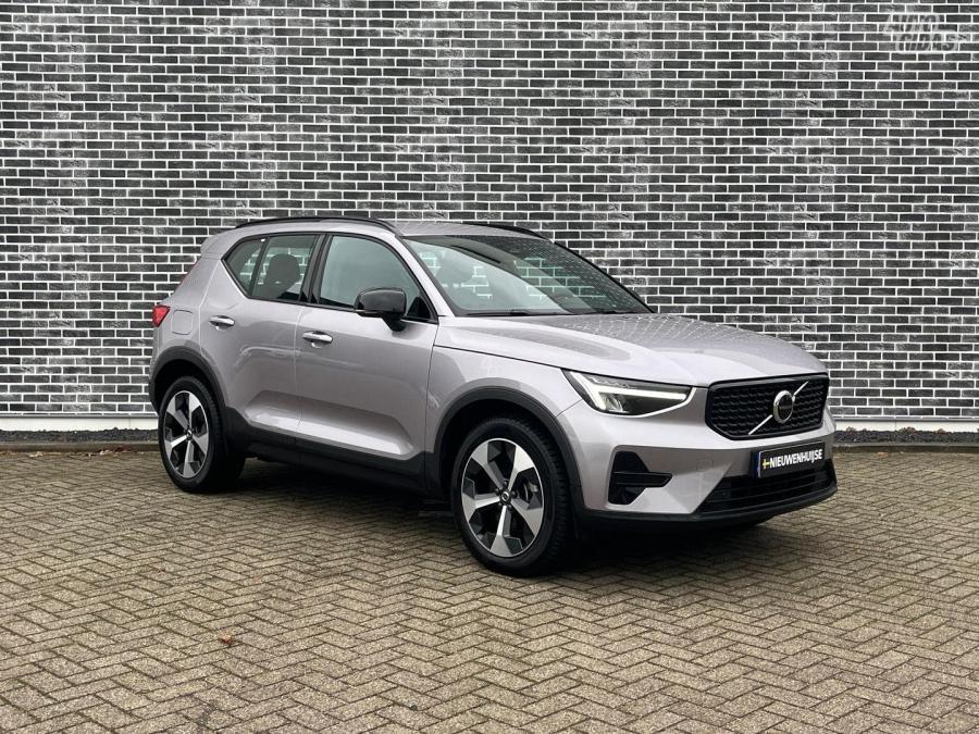 Grey Volvo XC40 2025 in Kaunas, with an engine capacity of 2.00 L and mileage of 11 thousand km for 36701 €, photo 4 on AUTOMOTO.COM.LV