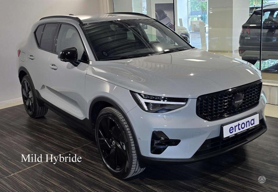 Pelēks Volvo XC40 2025 Šauļi, ar dzinēja tilpumu 1.97 L un nobraukumu 16 tūkst. km par 32400 €, foto 1 vietnē AUTOMOTO.COM.LV