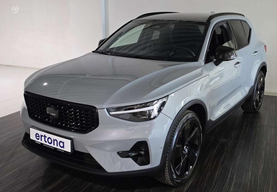 Pelēks Volvo XC40 2025 Šauļi, ar dzinēja tilpumu 1.97 L un nobraukumu 16 tūkst. km par 32400 €, foto 3 vietnē AUTOMOTO.COM.LV