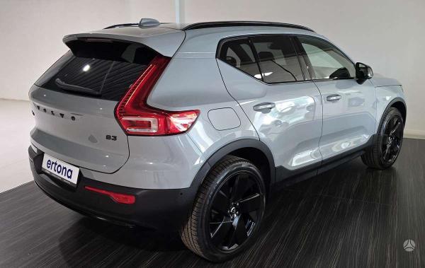 Pelēks Volvo XC40 2025 Šauļi, ar dzinēja tilpumu 1.97 L un nobraukumu 16 tūkst. km par 32400 €, foto 4 vietnē AUTOMOTO.COM.LV