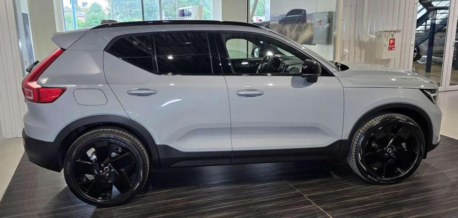 Pelēks Volvo XC40 2025 Šauļi, ar dzinēja tilpumu 1.97 L un nobraukumu 16 tūkst. km par 32400 €, foto 6 vietnē AUTOMOTO.COM.LV