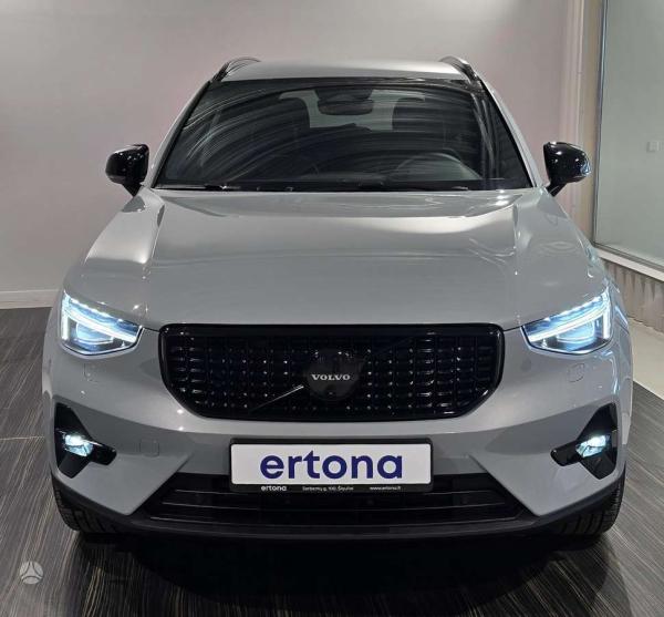 Pelēks Volvo XC40 2025 Šauļi, ar dzinēja tilpumu 1.97 L un nobraukumu 16 tūkst. km par 32400 €, foto 7 vietnē AUTOMOTO.COM.LV