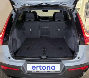 Pelēks Volvo XC40 2025 Šauļi, ar dzinēja tilpumu 1.97 L un nobraukumu 16 tūkst. km par 32400 €, foto 10 vietnē AUTOMOTO.COM.LV