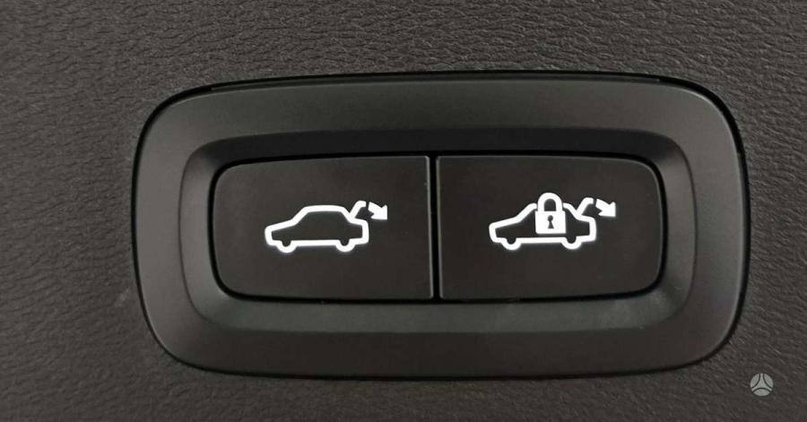 Pelēks Volvo XC40 2025 Šauļi, ar dzinēja tilpumu 1.97 L un nobraukumu 16 tūkst. km par 32400 €, foto 11 vietnē AUTOMOTO.COM.LV