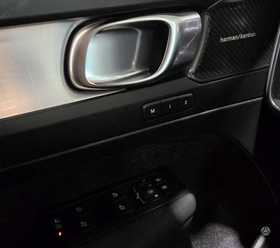 Pelēks Volvo XC40 2025 Šauļi, ar dzinēja tilpumu 1.97 L un nobraukumu 16 tūkst. km par 32400 €, foto 14 vietnē AUTOMOTO.COM.LV