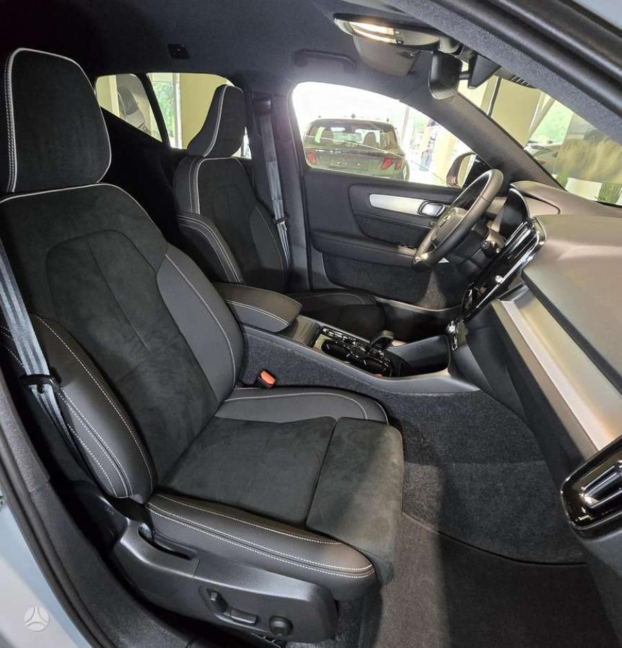 Pelēks Volvo XC40 2025 Šauļi, ar dzinēja tilpumu 1.97 L un nobraukumu 16 tūkst. km par 32400 €, foto 27 vietnē AUTOMOTO.COM.LV