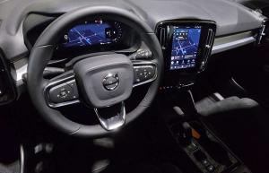 Pelēks Volvo XC40 2025 Šauļi, ar dzinēja tilpumu 1.97 L un nobraukumu 16 tūkst. km par 32400 €, foto 30 vietnē AUTOMOTO.COM.LV