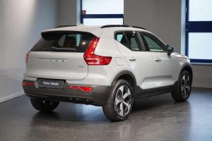 Серый Вольво XC40 2026 в Каунас, объемом двигателя 1.97 л и пробегом 5 тыс. км за 36900 €, фото 4 на AUTOMOTO.COM.LV